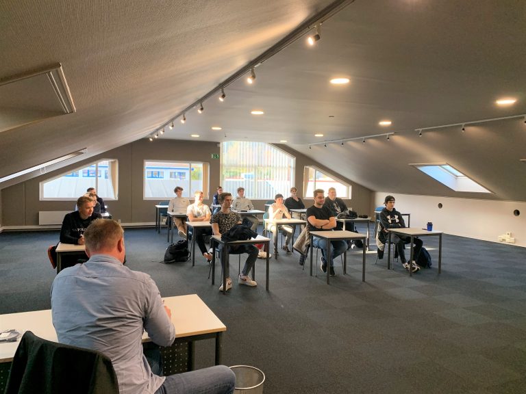 X-Rig tok inn et helt kull for å sikre fagbrevene - Energi24.no